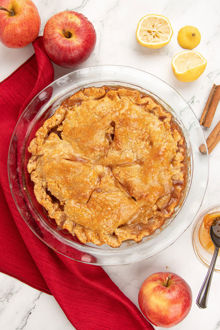 Best Thanksgiving Apple Pie - Clove and Cumin